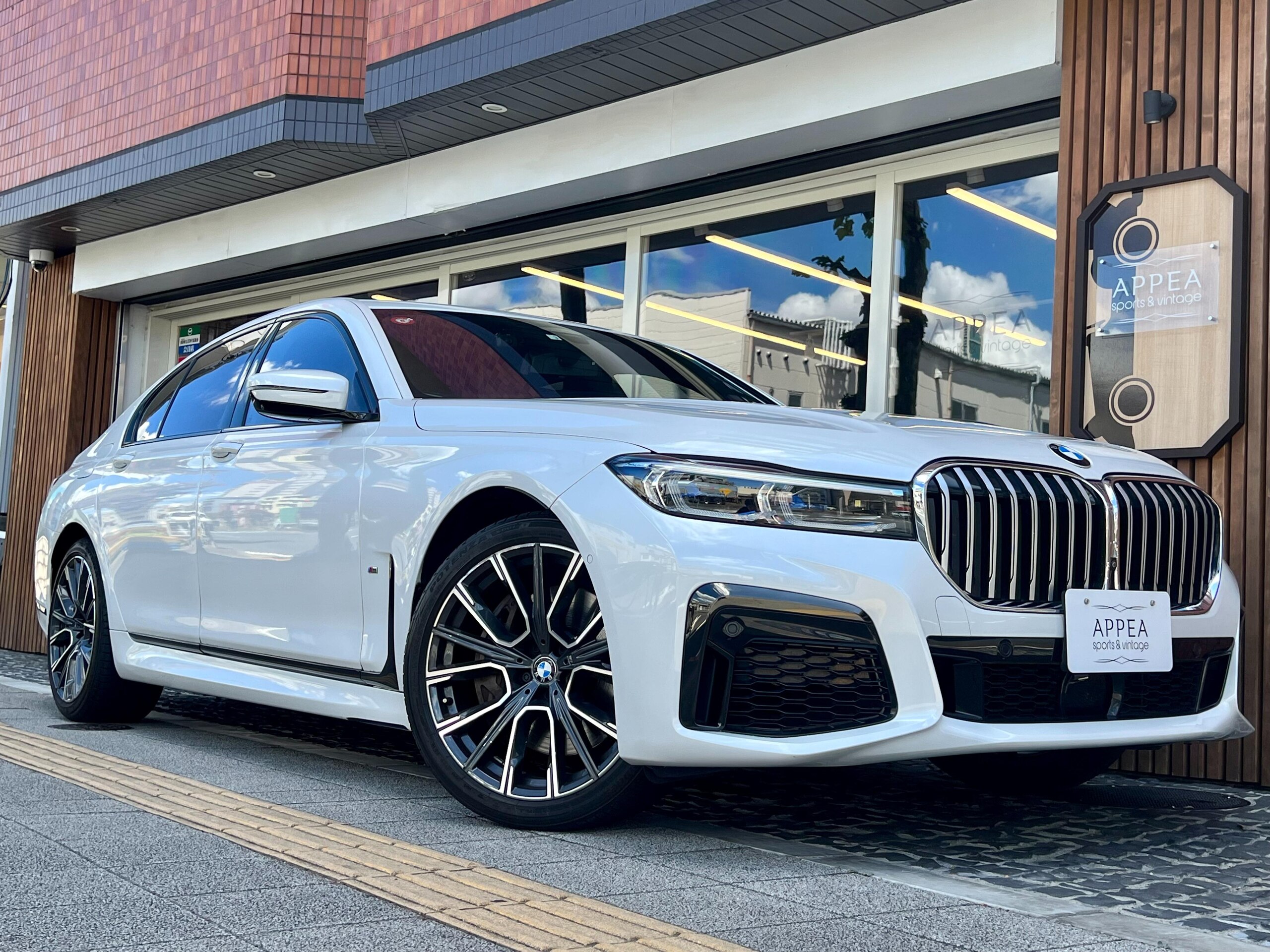 BMW 750i xDrive M Sport • EFJ Co., LTD