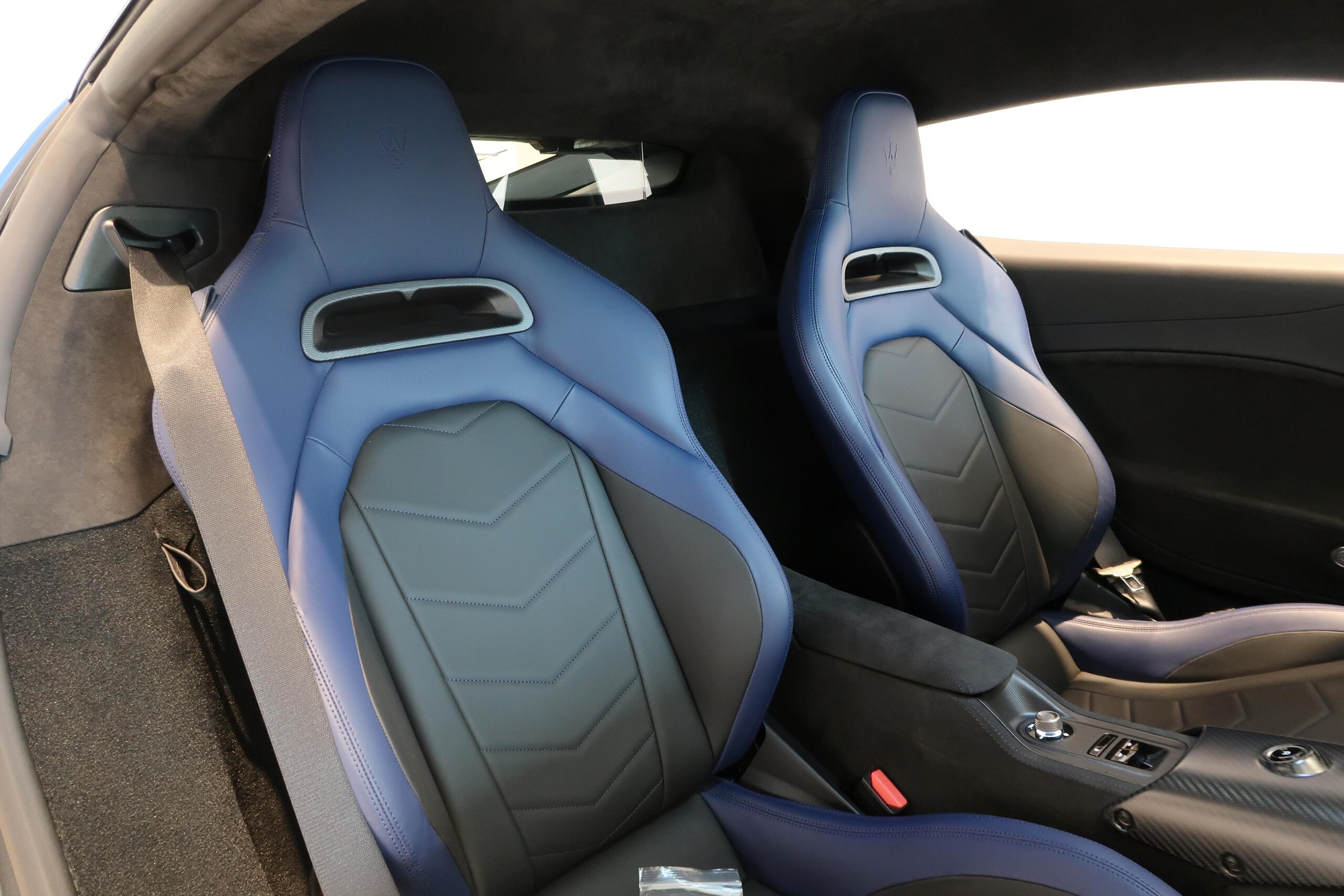 Maserati MC20 • EFJ Co., LTD