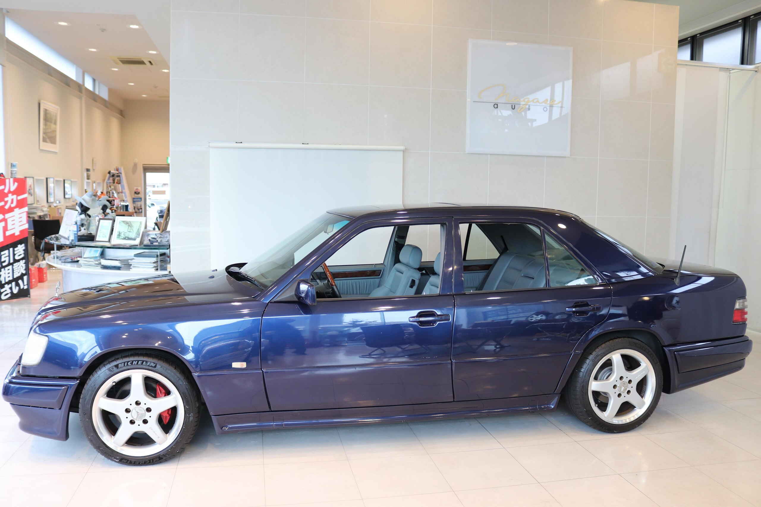 Mercedes Benz E320 AMG • EFJ Japan